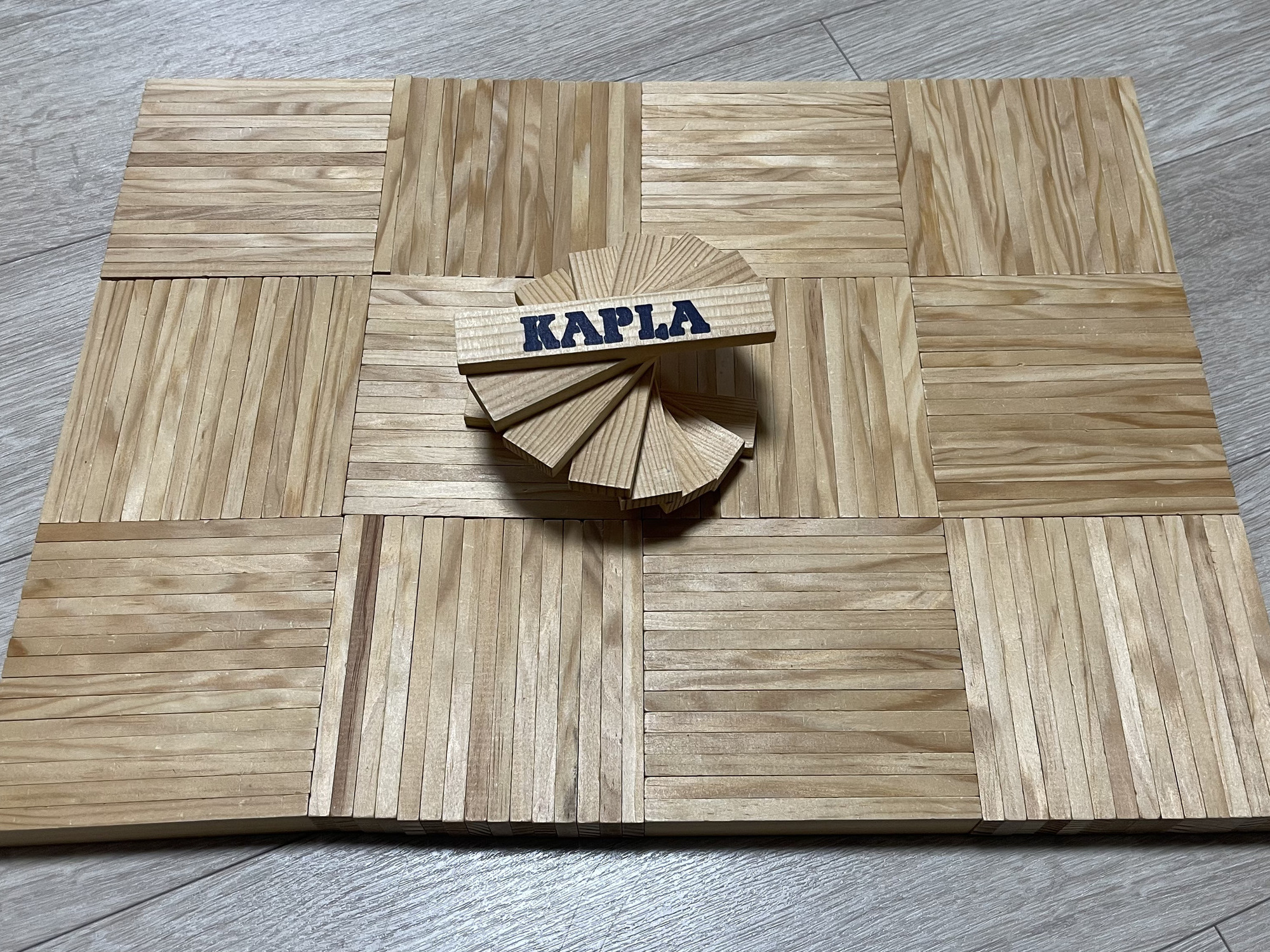 カプラ（KAPLA） カプラ200を買い取らせていただきました | 木製玩具の買取専門店 | カイトイ